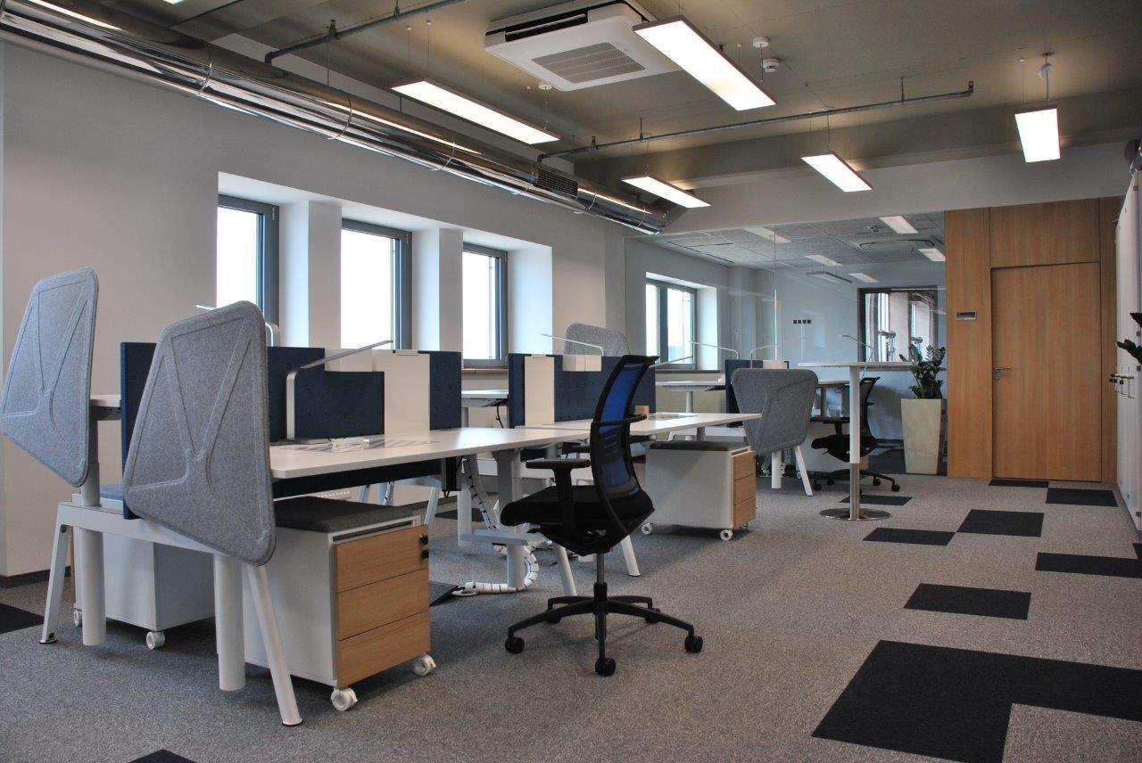 Simplic system of tables and desks